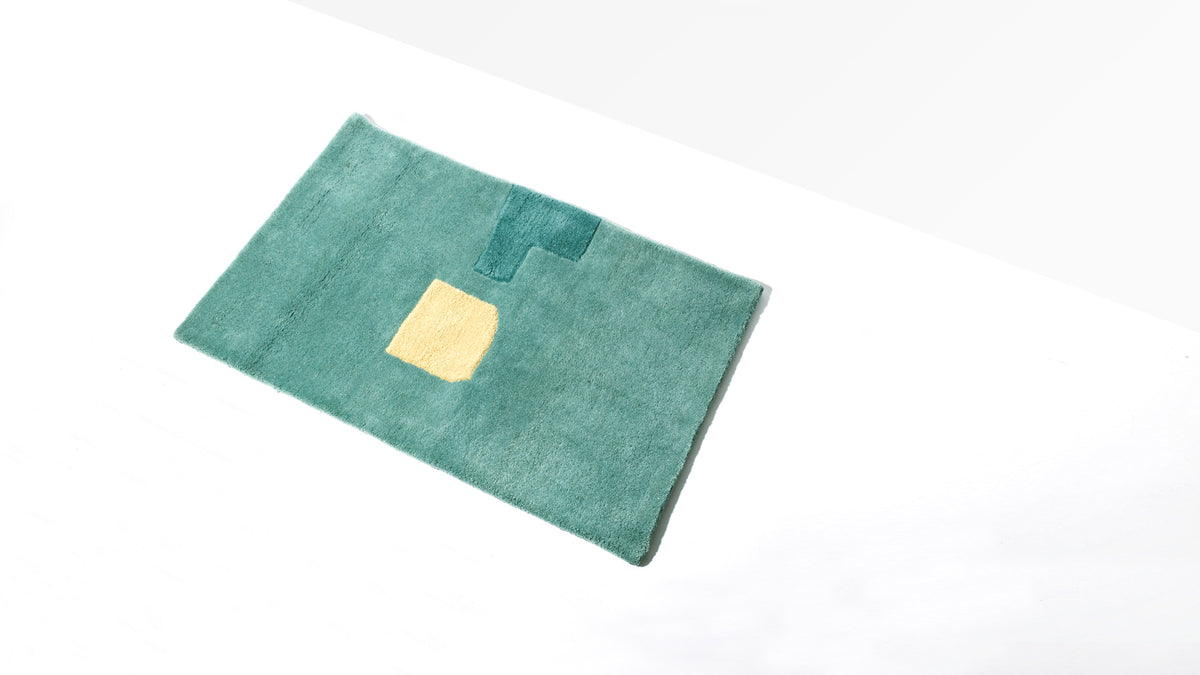 Cold Picnic Smoke Stack Rug – Homecoming