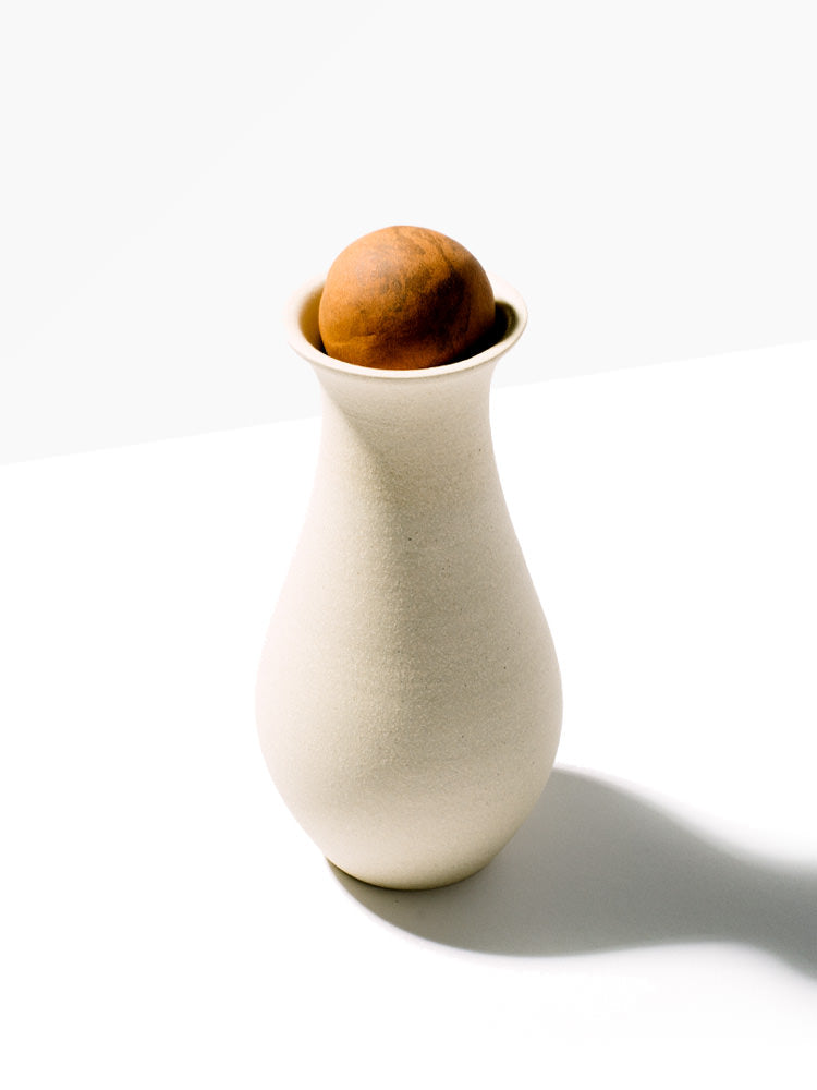 Rachel Saunders Ceramics - Terra Bianca Carafe – Homecoming